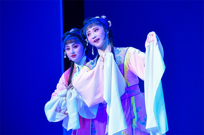 Shengzhou Yue Opera Town: Listening to every tune - iNEWS