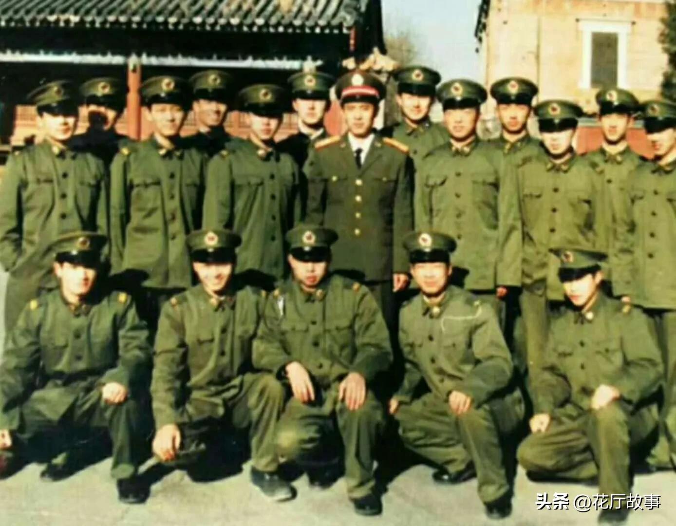 A soldier threw half a steamed bun into the slop bucket, the company ...