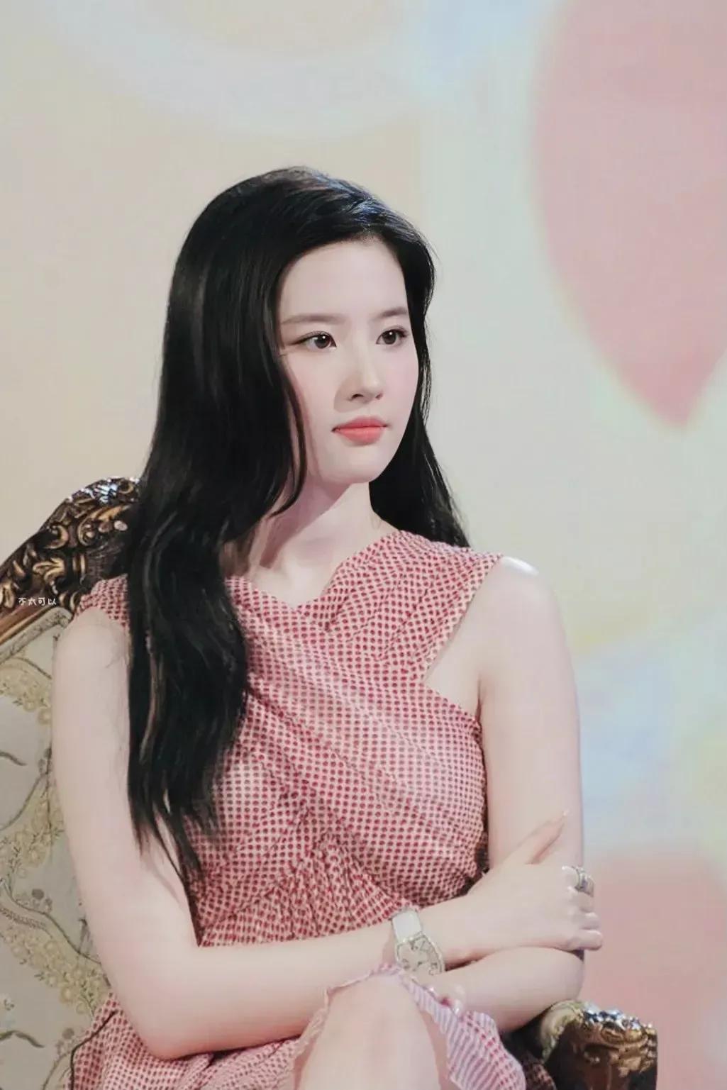 Yin Guiying: Bai Xueyang's Spring Biography of Elegance - iMedia