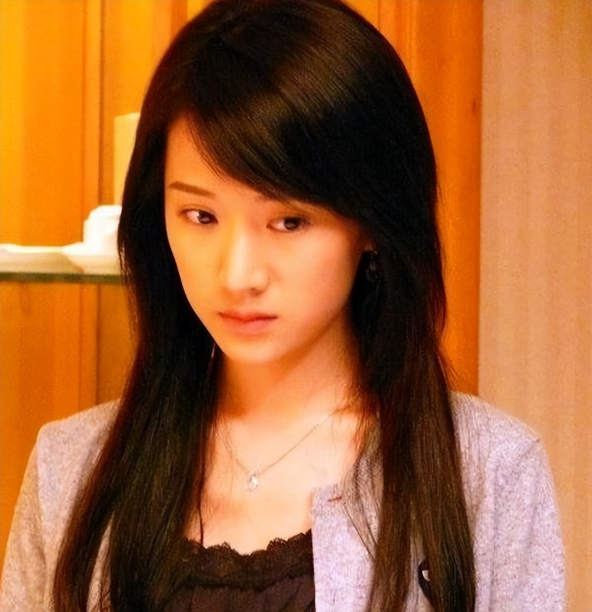 37-year-old Li Nian has changed again. Lin Chiling is more and more ...