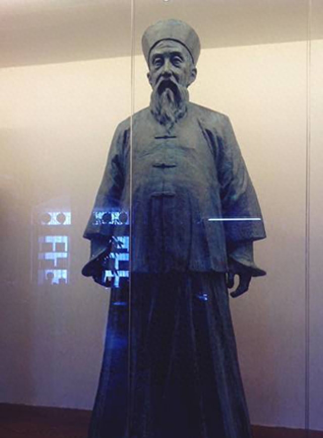 Zeng Guofan passed away at the age of 61. What happens to his eight ...