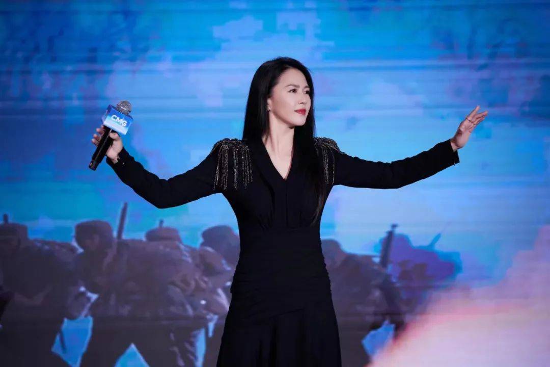 Tan Weiwei performed the theme song "Deeply Loved" of "Winter and the ...