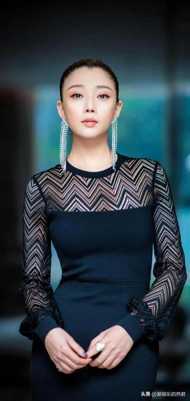 Yin Tao's appearance is definitely not inferior to anyone, with elegant ...