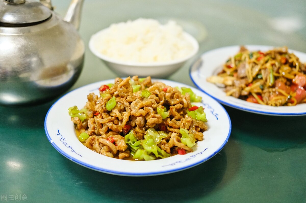 Home-cooked method of braised carp, cheat sheet of shredded pork - iNEWS