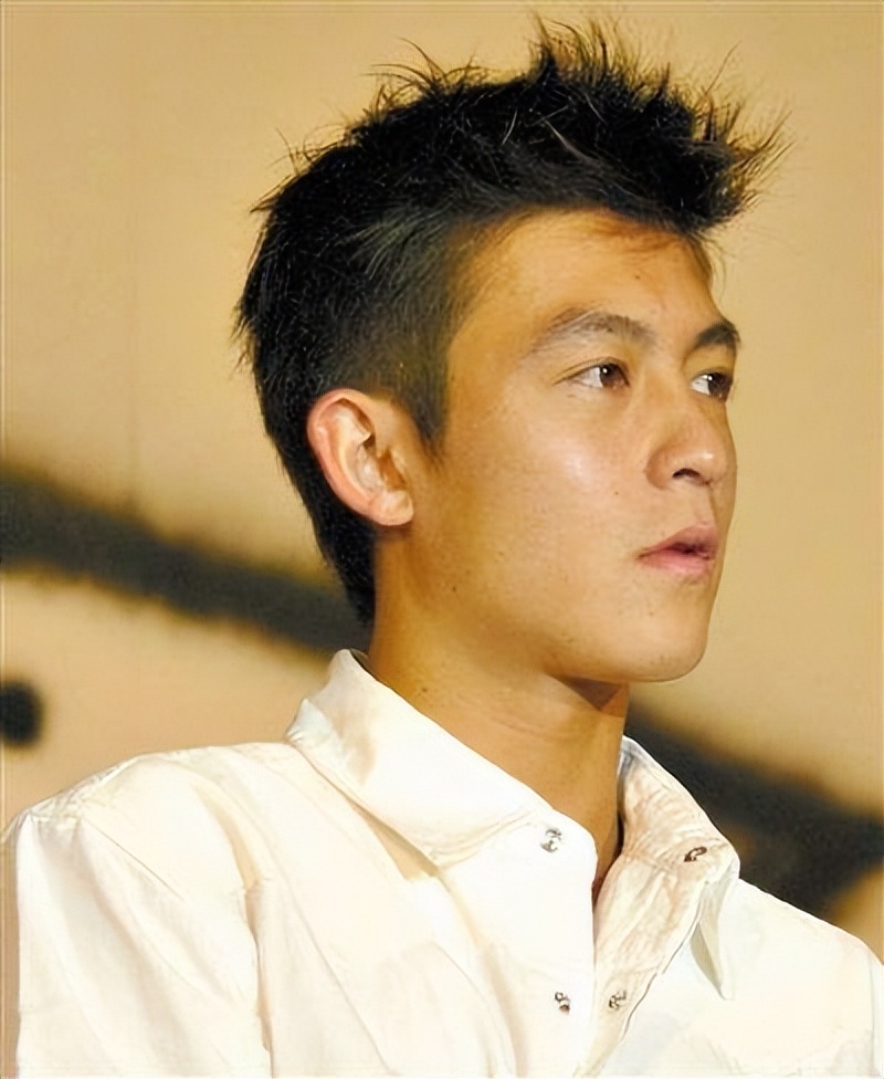 "Introduction Column" Edison Chen - iNEWS