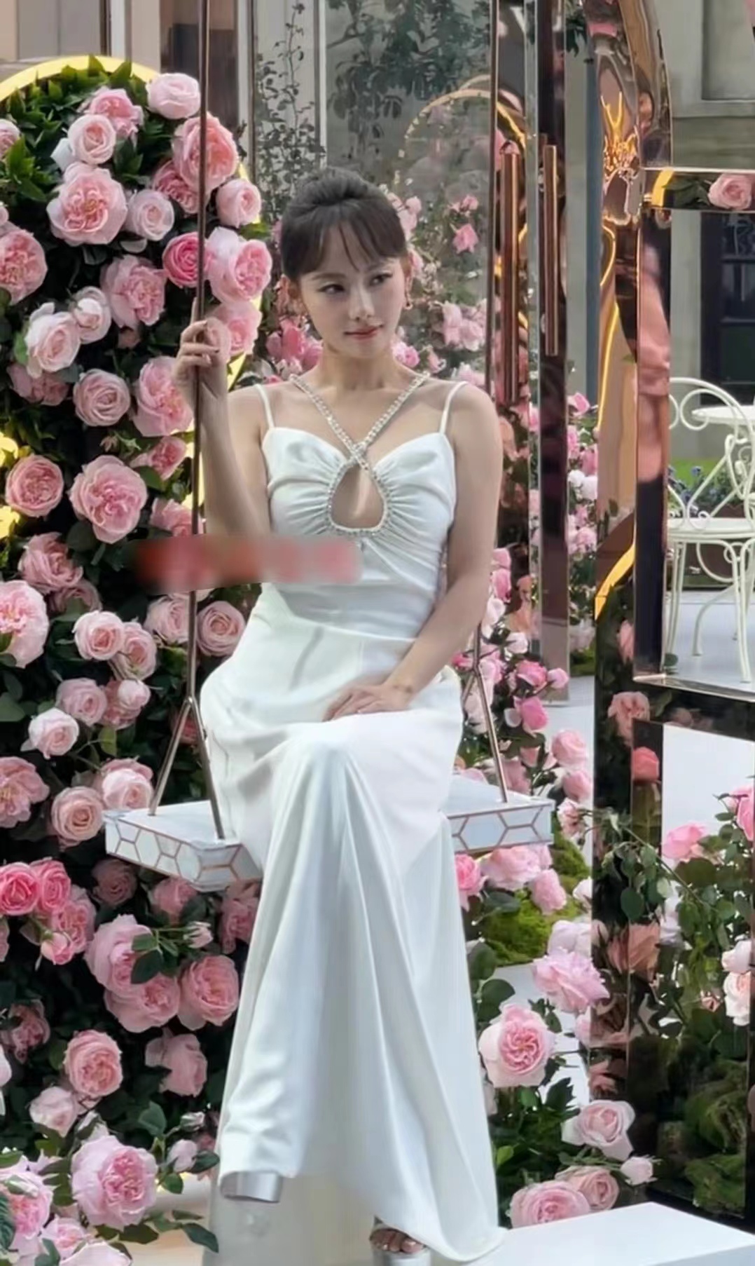 Female star activity pictures: Bailu and Zhang Jiani are round and well-proportioned, Liu Wen ...