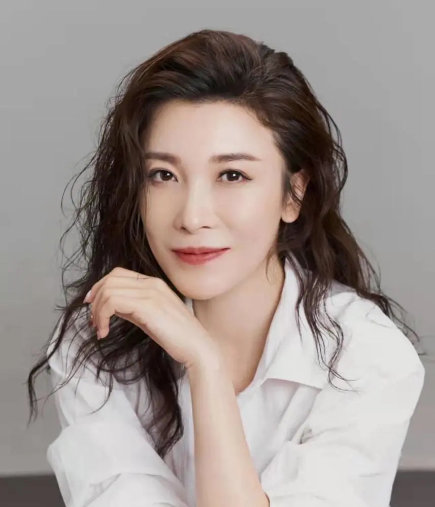 Zhang Yanyan: Born in a family of performing arts, married a rich man ...