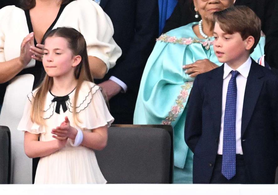 Princess Charlotte is beautiful! Inheriting Diana's prosperous beauty ...