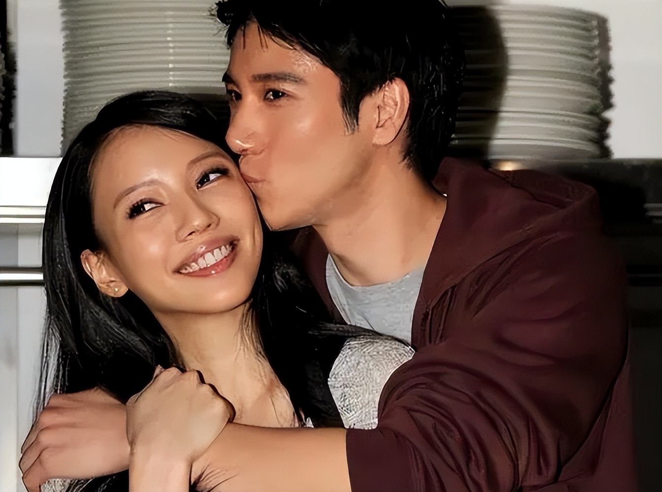 徐若瑄王力宏4人秘密視頻被曝，畫面刺激網友大呼：毀三觀 - 資訊咖