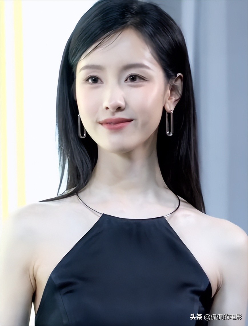 29-year-old Chen Duling is the most popular offline, his thin body is ...