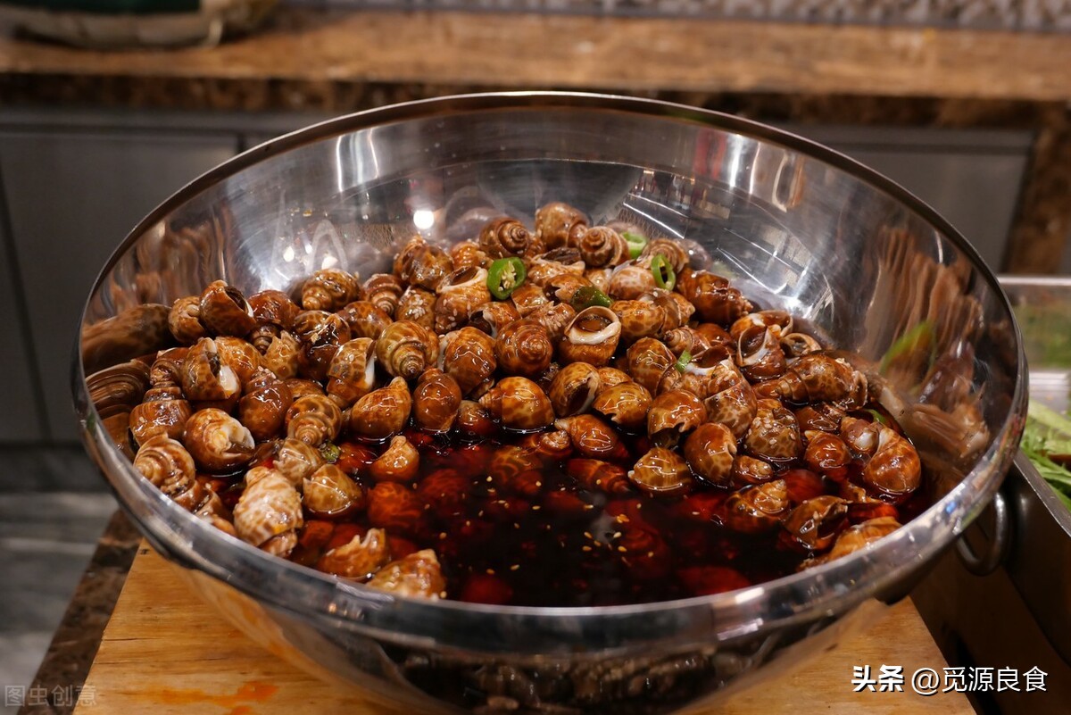 Eating conch, is the tail yellow or shit?Can you eat?Figure it out and ...