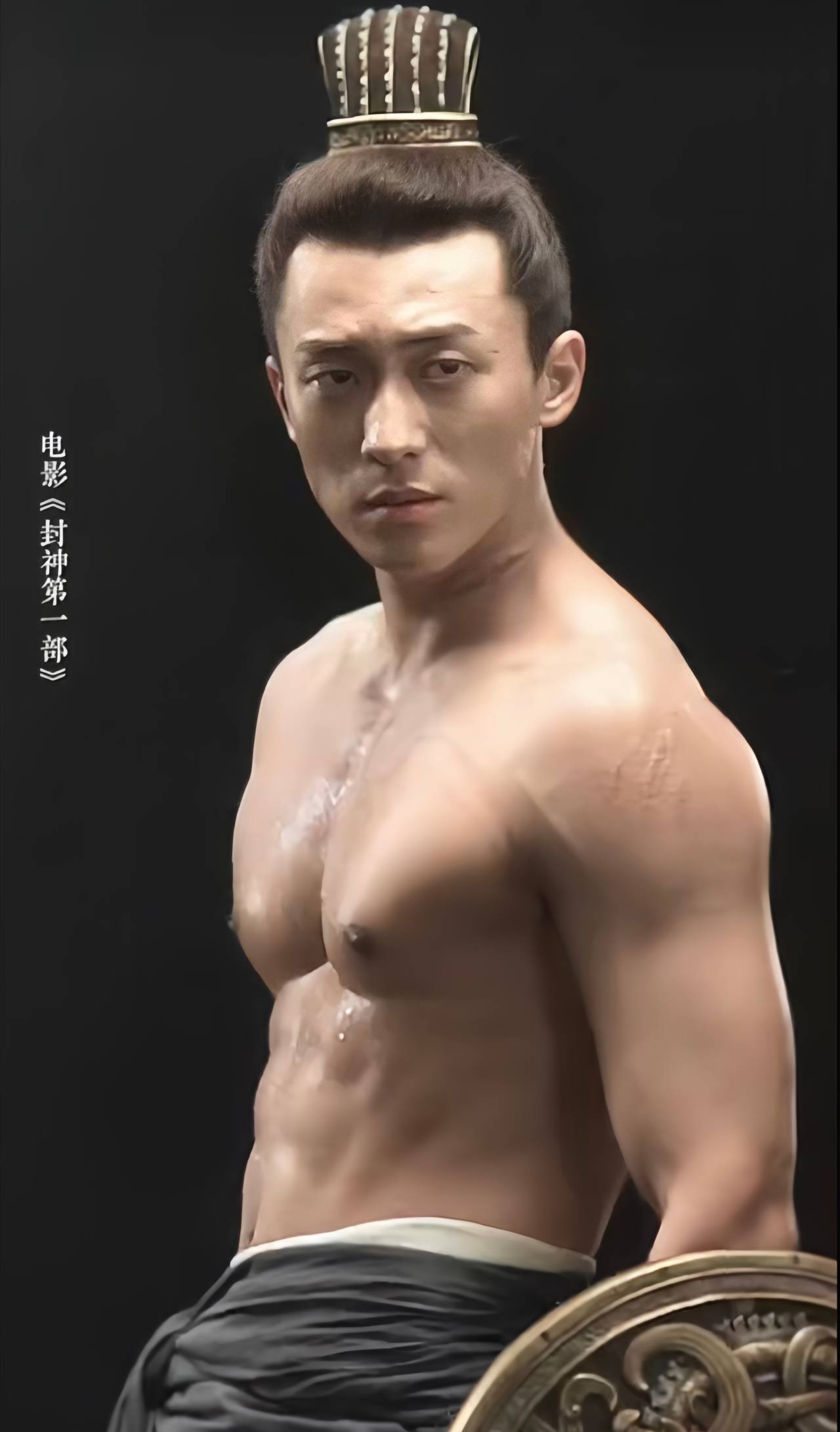 A high-quality strong man in the entertainment industry! The 185cm ...