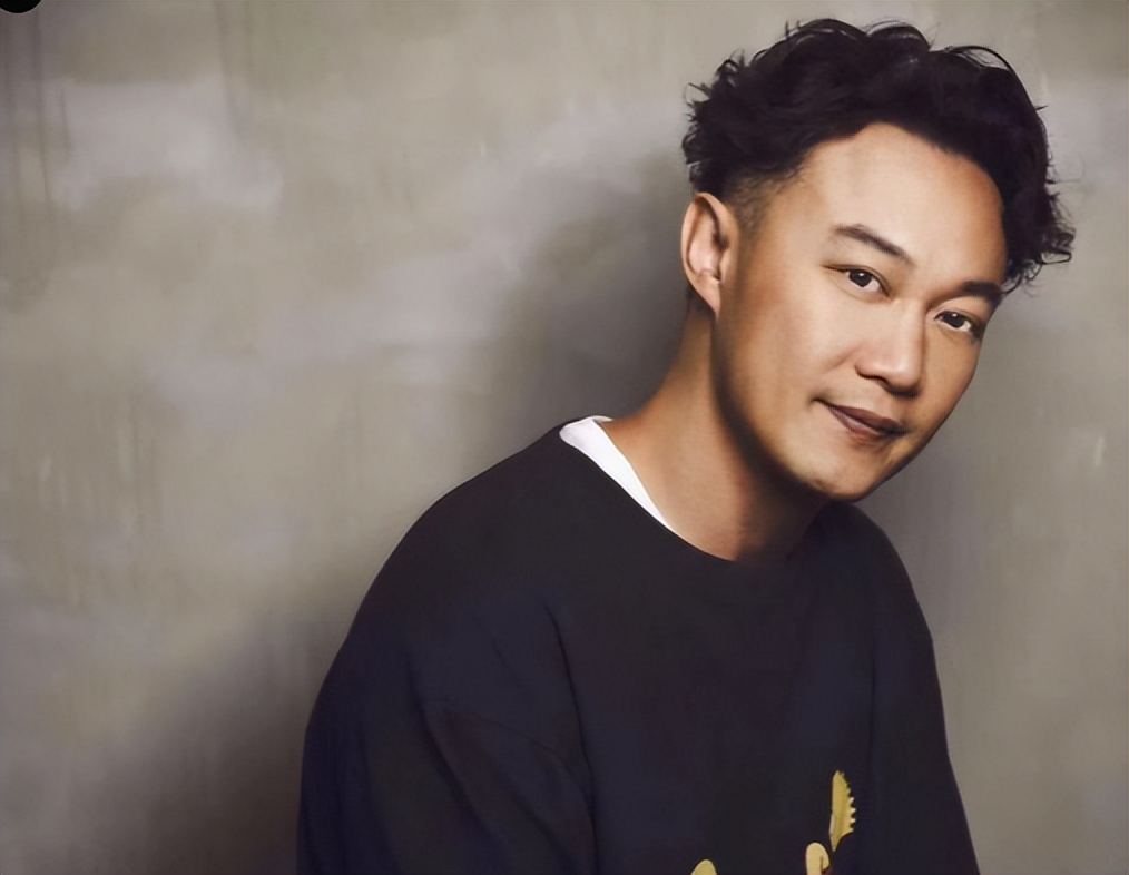Eason Chan: How many people sang and cried in the song "The Lonely ...