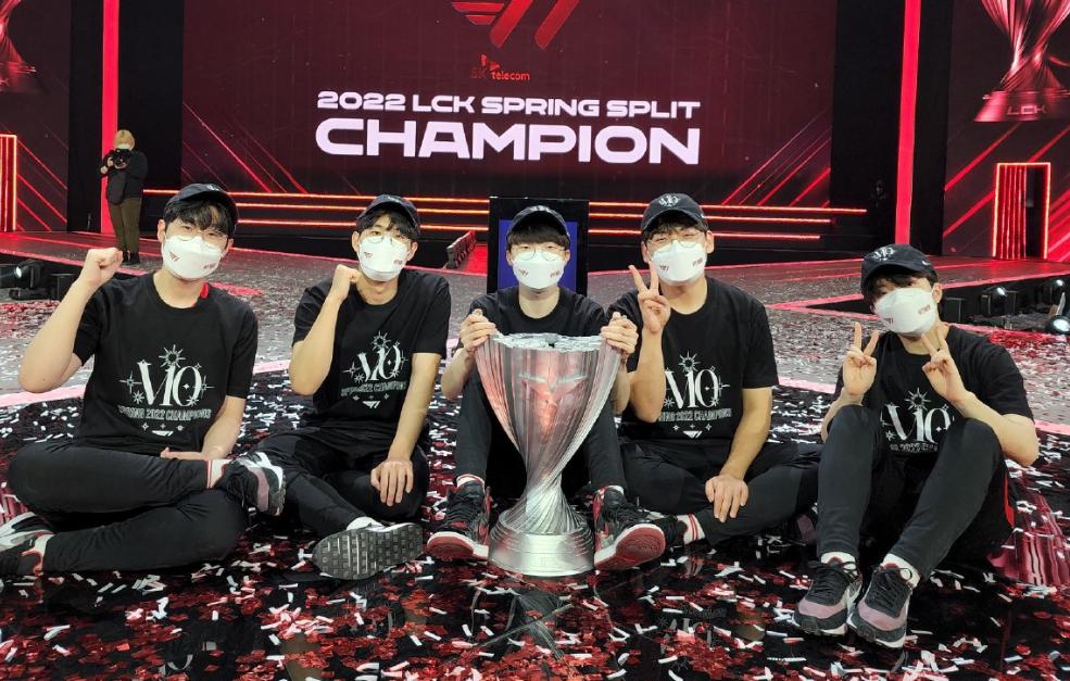 The Nakano family?Sister Oner took a photo with Faker, and netizens ...