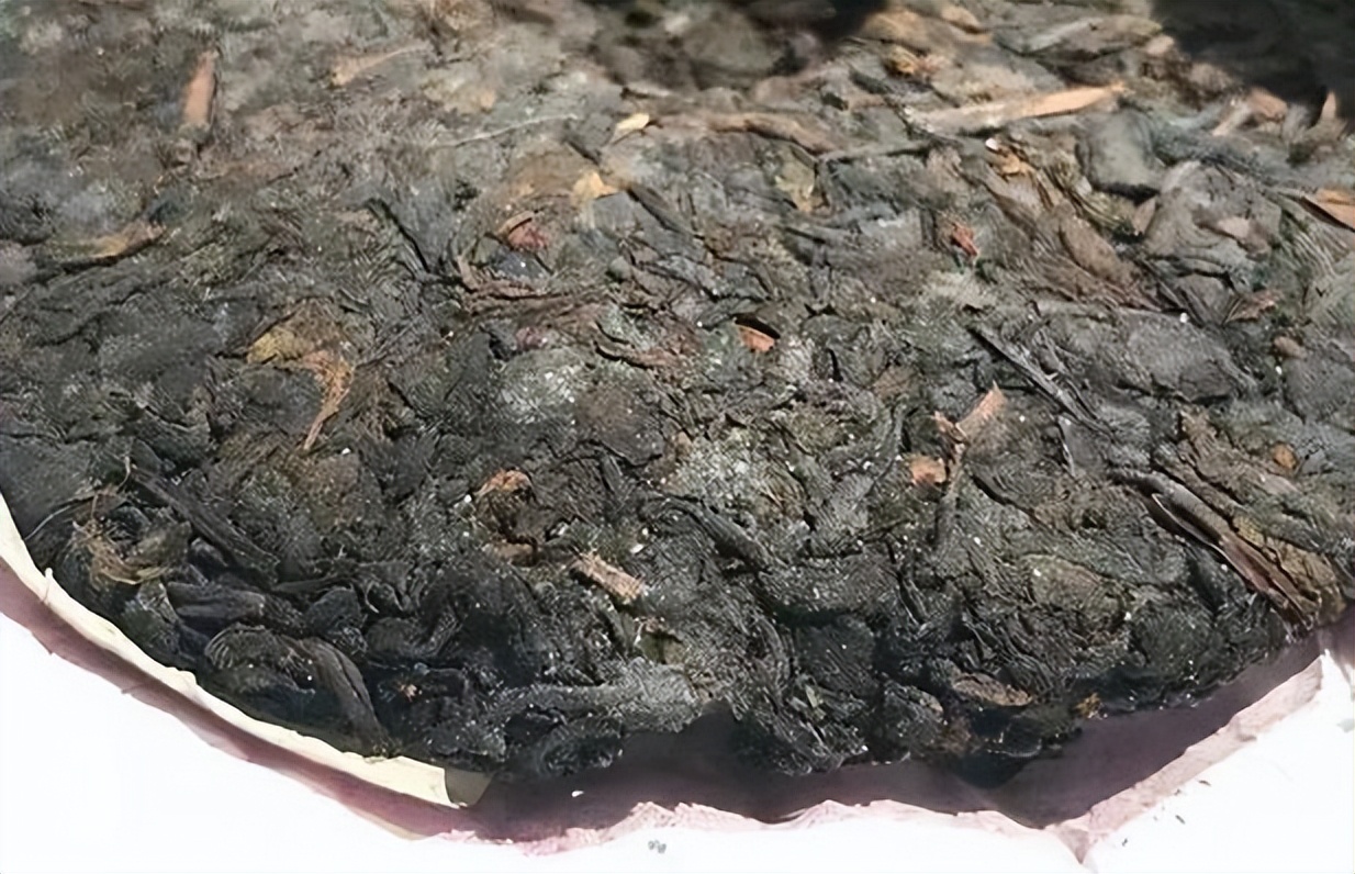 One gram of cooked tea has 500 million molds. Drinking cooked tea is ...