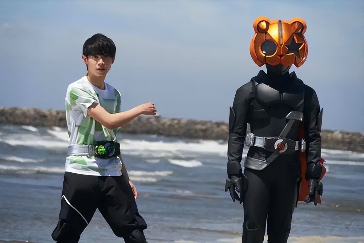 Kamen Rider Extreme Fox: The inspiration for masks and weapons comes ...