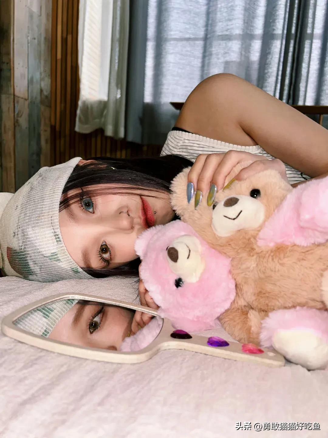 Luo Yunxi Song Yuqi - iNEWS