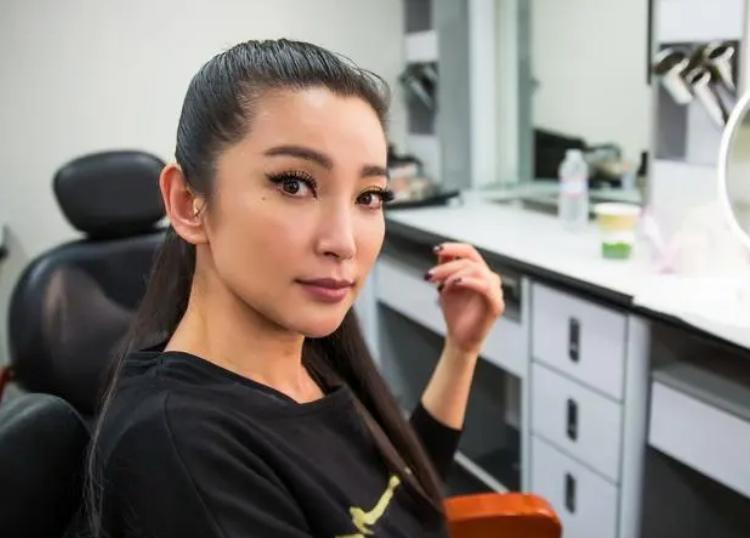 Revisiting Li Bingbing's "Hui Niang Wanxin", it is a pity that she gave ...