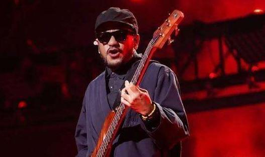 The 4 minority singers in the flashing band, A Duo has regrets, and Jin ...