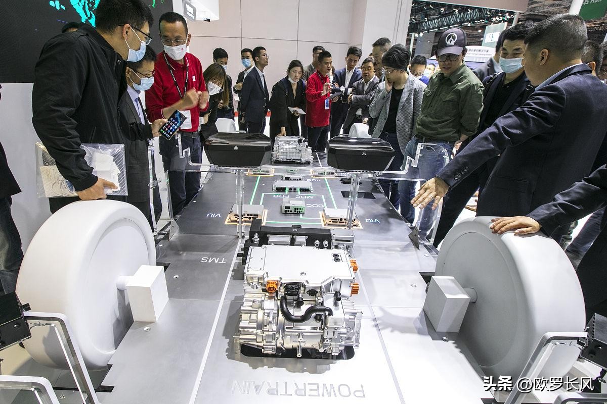 Huawei's intelligent driving system "hardly" crushes Tesla's driving ...