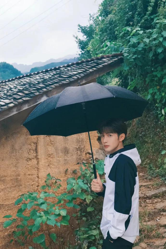 Zhang Binbin and Zhuang Yu's Jiugongge stills, warm and healing ...