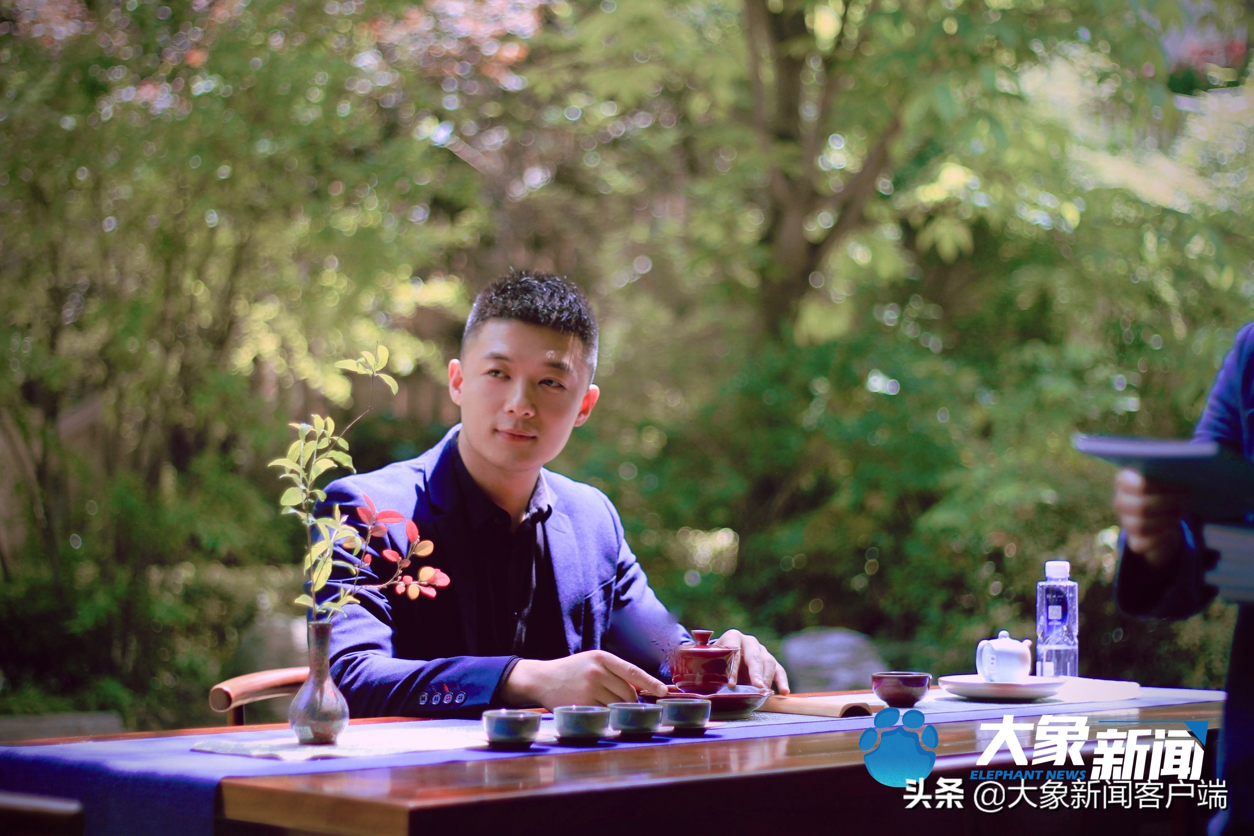 Jun Porcelain takes a small step from "bottle" to "pot", and intangible ...