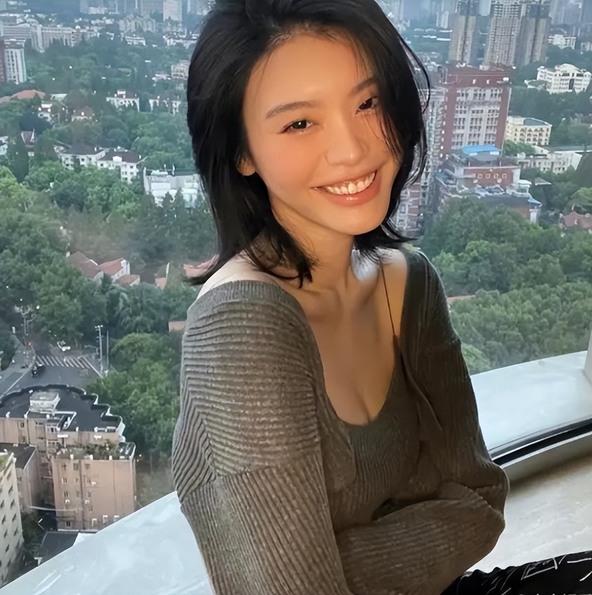 Xi Mengyao's yoga full body photo!The limbs are slender and the body is ...