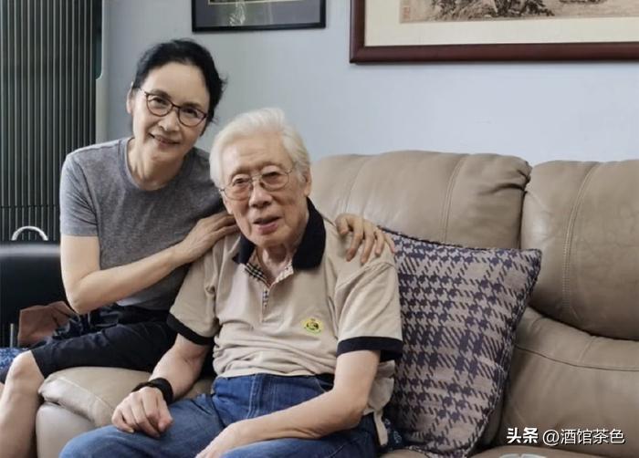 The 87-year-old opera bone Jiao Huang makes rare appearances, has three ...