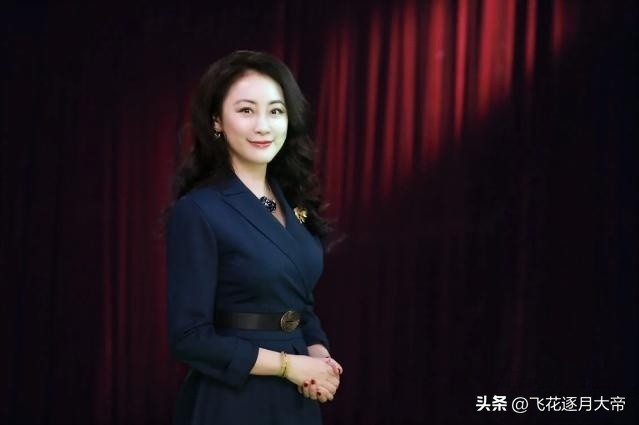 This woman is not simple: the host of Phoenix Satellite TV, often talks ...