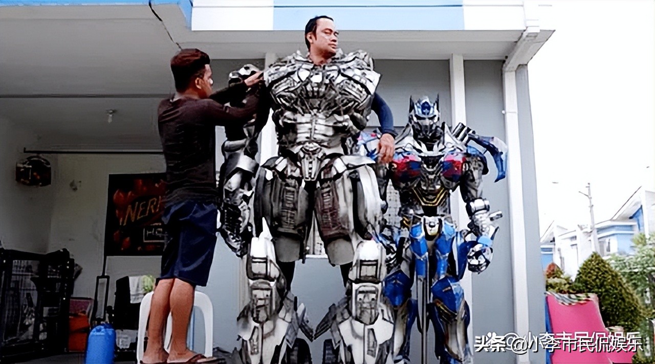 Who is the actor who plays Megatron in Universal Studios? - iNEWS