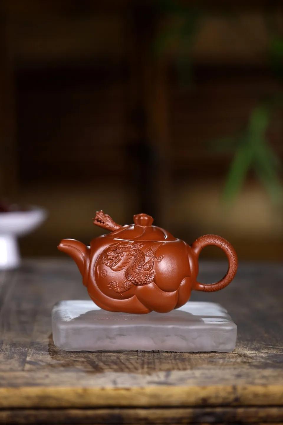 Is the golden scale a thing in the pool, it will turn into a dragon ...