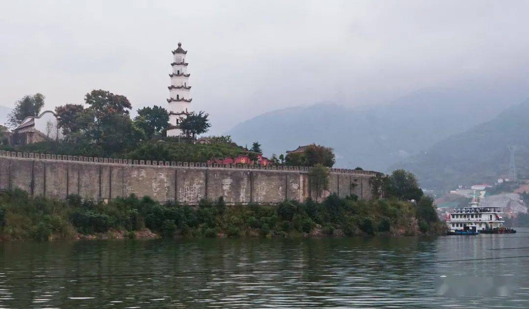 Li Yu's original poems: [Poetry City Nostalgia] - iNEWS