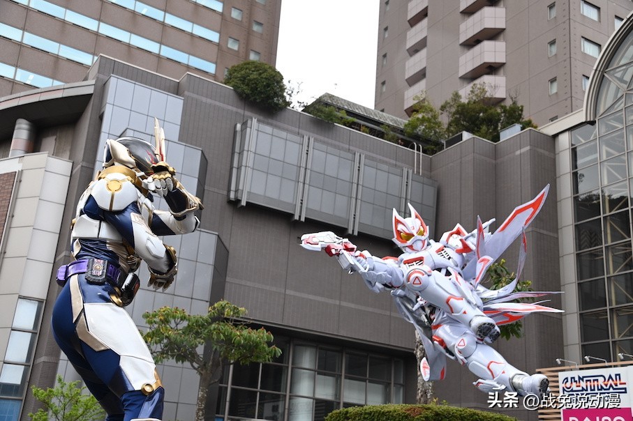 Kamen Rider Polar Fox: In order to defeat the Nine-tailed Polar Fox ...