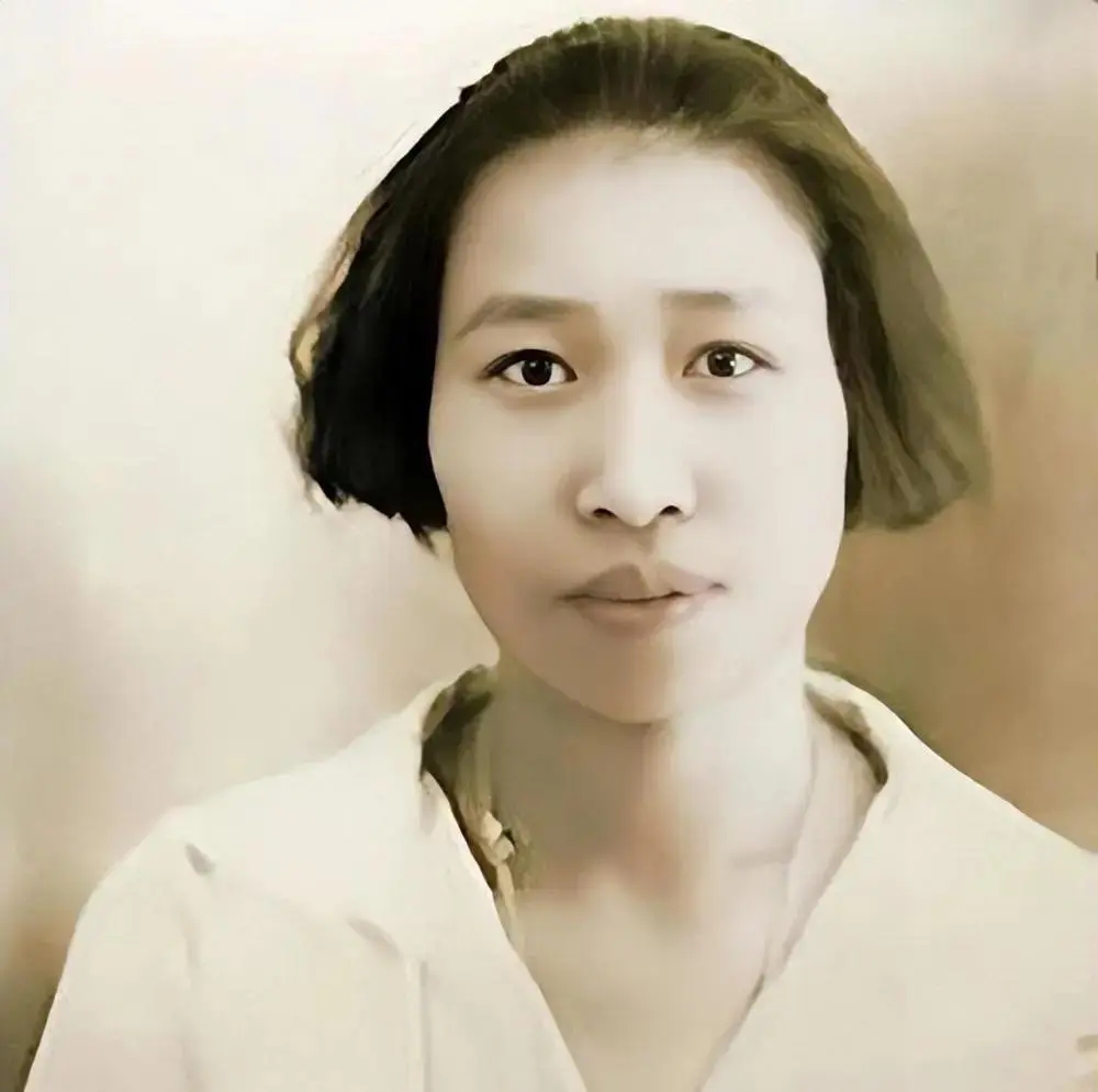 In 55 years, Zhou Enlai reunited with his first love, and sincerely ...