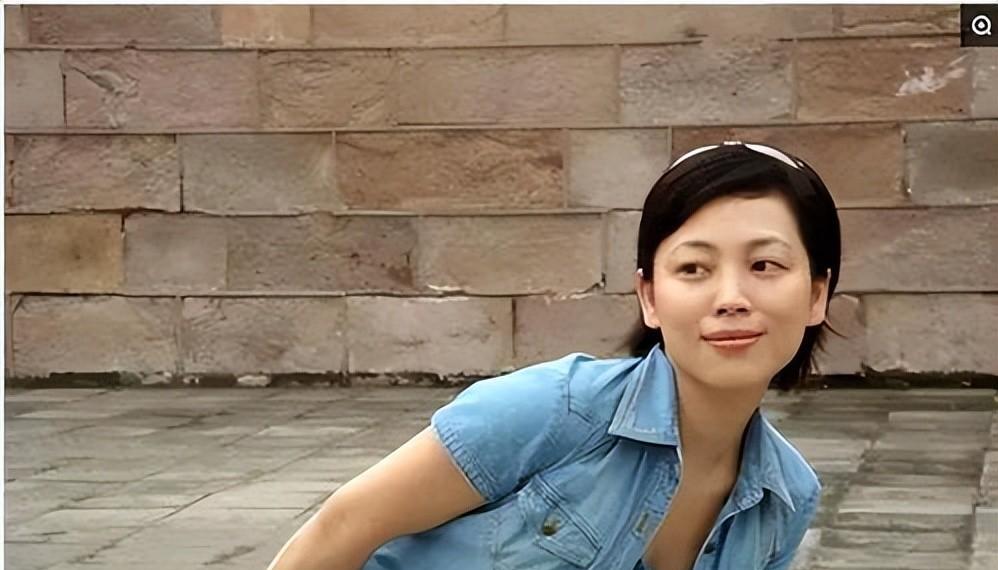 After 17 years of long-distance relationship, the female host lives a ...