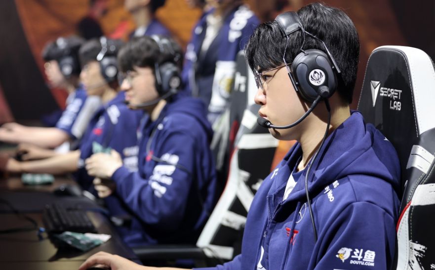 The head coach of T1 responded to the MSI defeat in a live broadcast ...