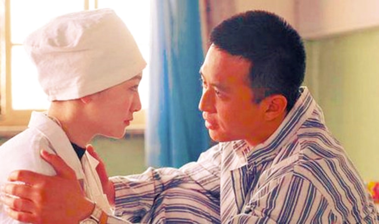 Angrily tearing up 2 million checks, is Li Chunping's bitterly in love ...