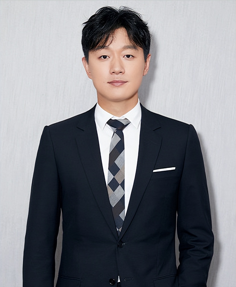 Tong Dawei: The family is well-off and the food is good. A casual ...