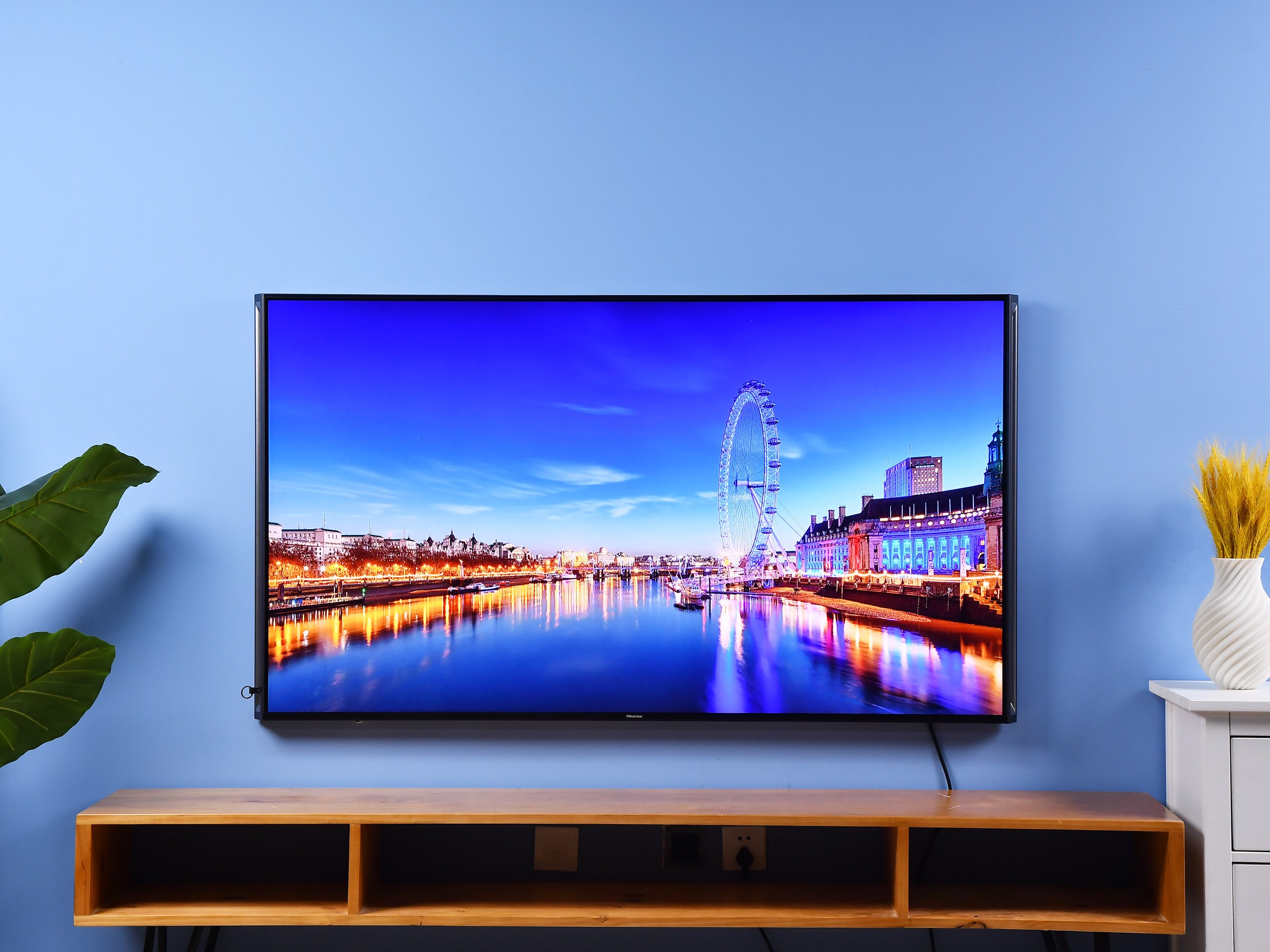 Domestic brands are out of the circle again, Hisense U8H is known as ...