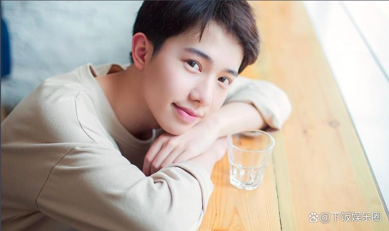 New idol force! Li Junhao joins Longtao Entertainment, his youthful appearance arouses everyone ...