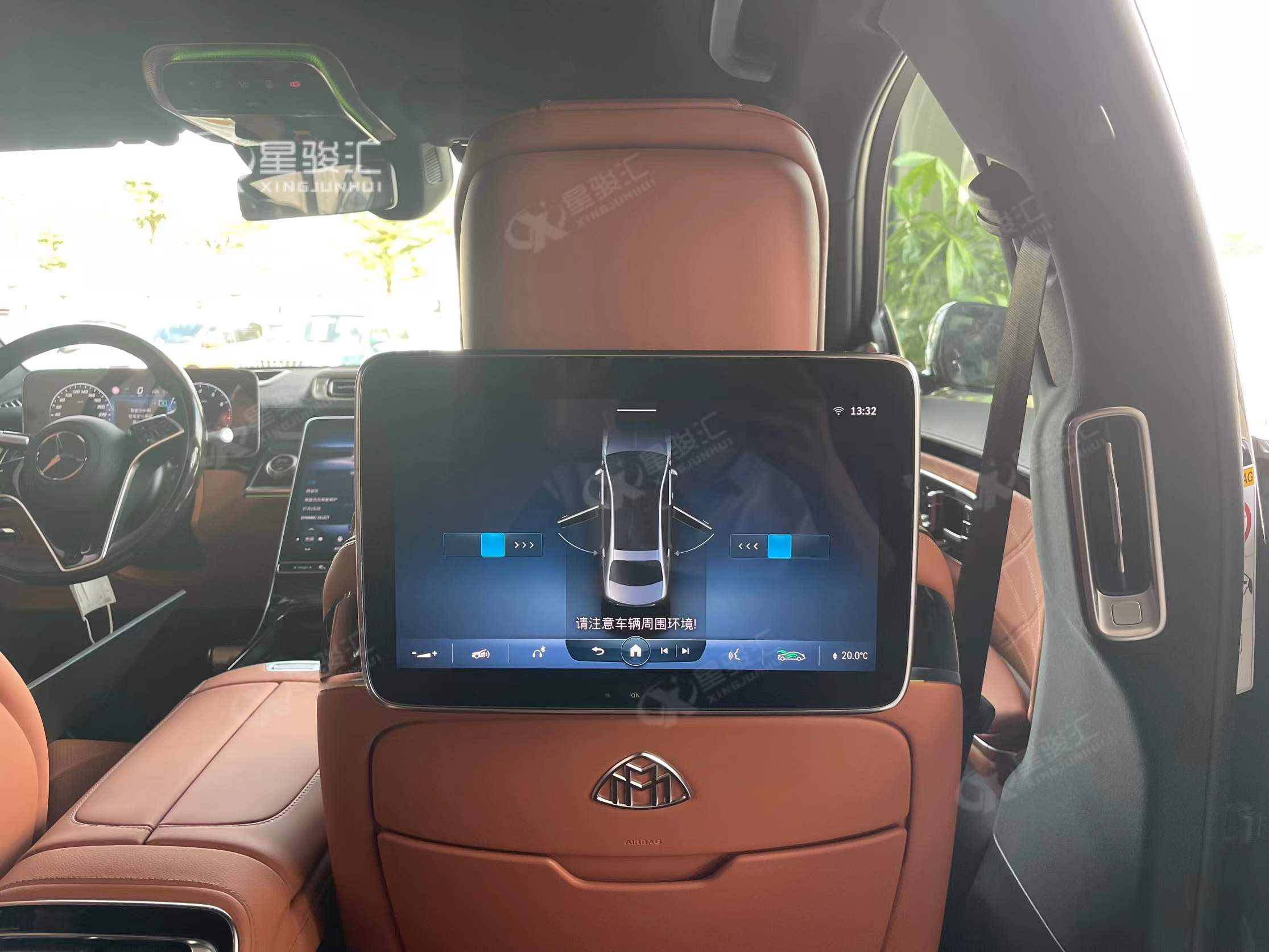 The 2021 Maybach S480 upgrades the original electric middle door, and ...