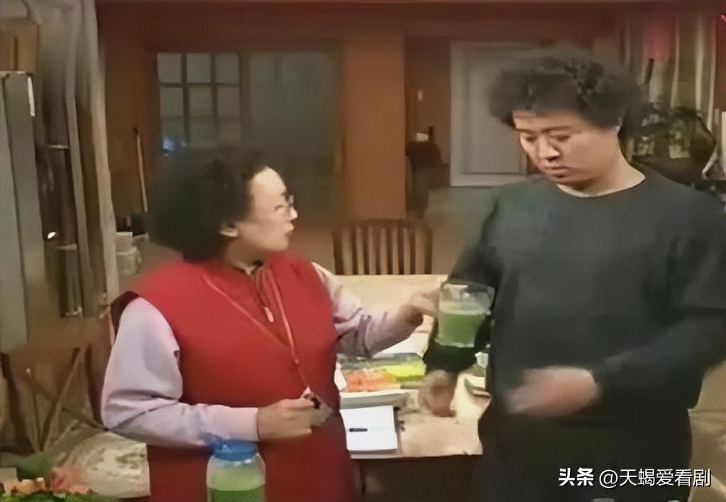 "Funny Family" Luo Wenji, the lovely grandma expresses love with food ...