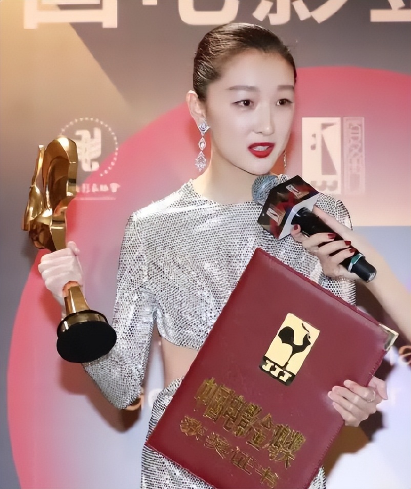 Zeng Zhiwei's sentence "I sneaked past her" revealed the corrupt love history of "social ...