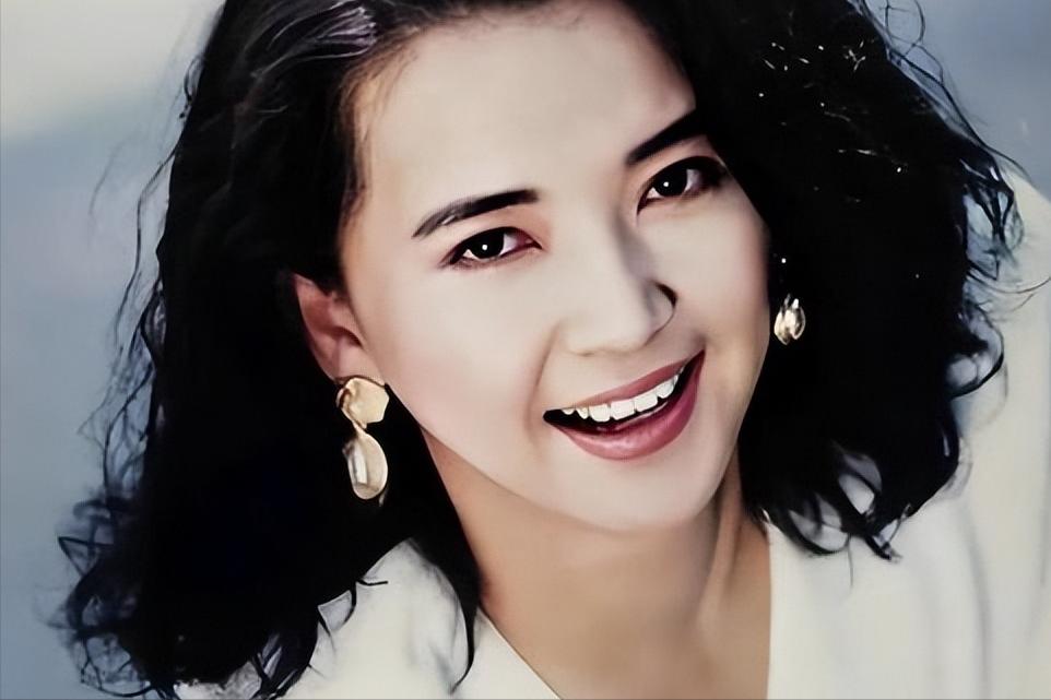 "Overlord Flower" Hu Huizhong: The boss of the gangster died for her ...
