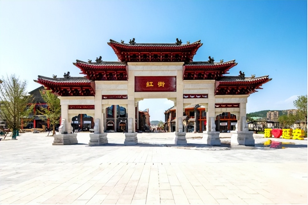 Walking into Yan'an Red Street, all over the red "culture" - iMedia