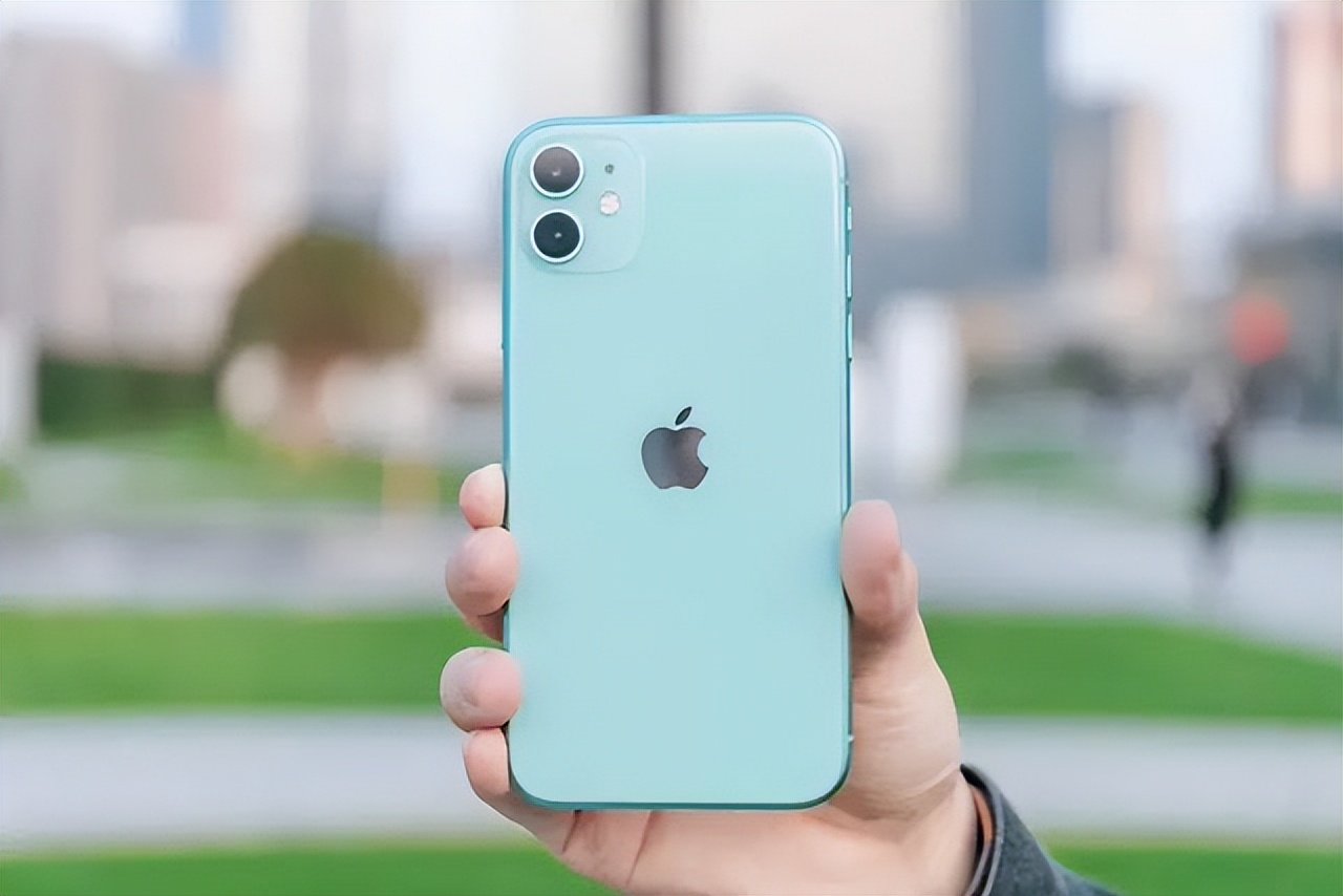 The student party chooses mobile phones, and high cost performance is ...