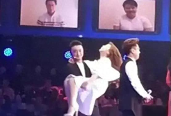 Nigmaiti and Zhu Xun's intimate past was exposed again, and they get along like a couple! - iMedia