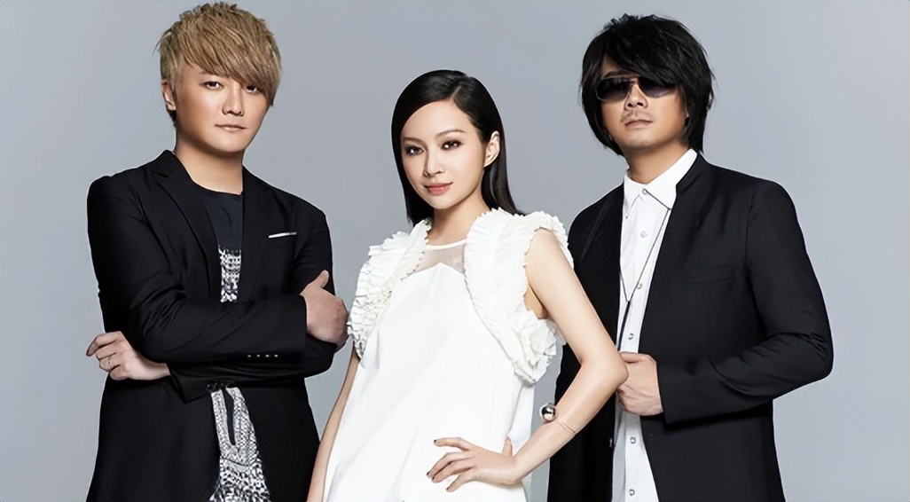 Faye, the lead singer of the Feier Band, sued his former teammate for ...