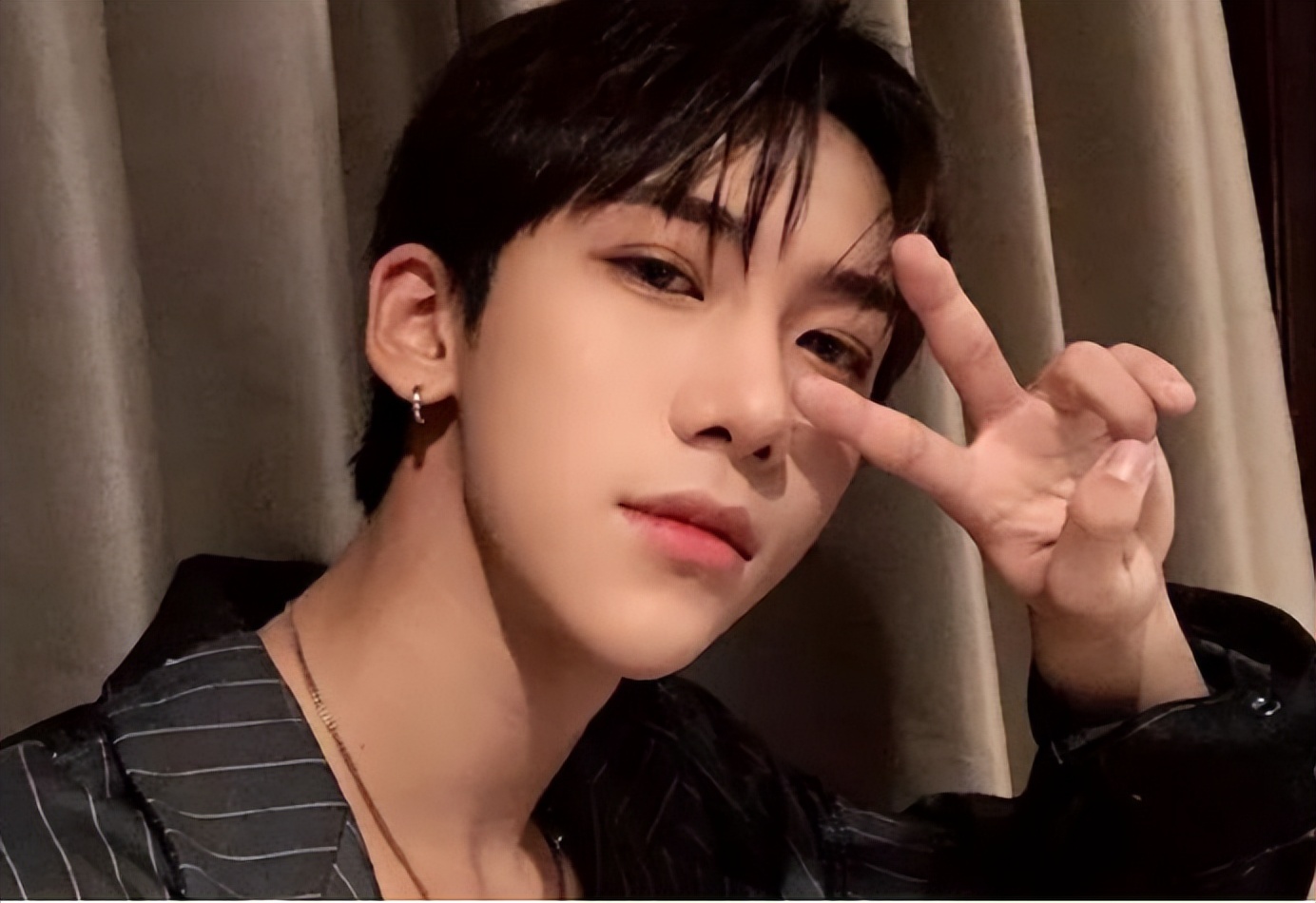 Ding Zeren collapsed, was revealed to be cheating in love, and ...