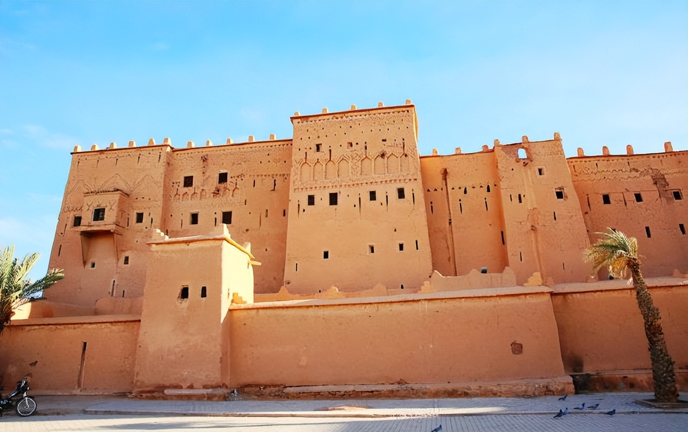 The painting art "Morocco" displayed in the castle - iMedia